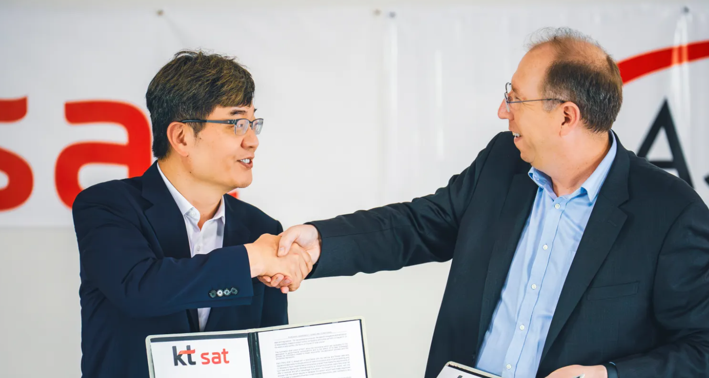 AscendArc Wins First GEO Satellite Deal with KT SAT | Generation Space
